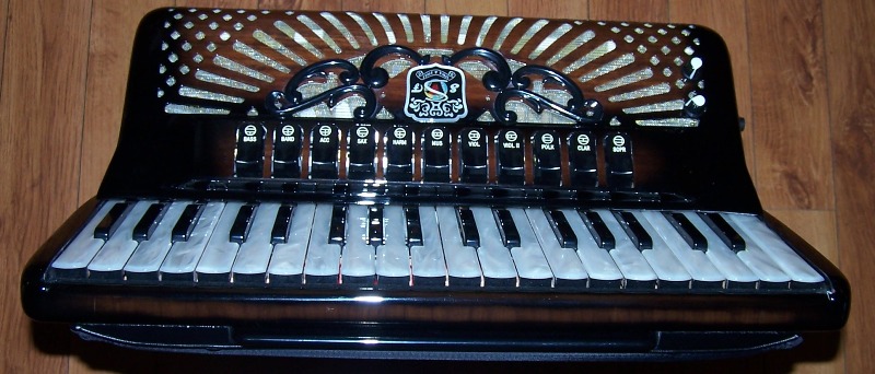 Siwa & Figli Schumann "Walnut" Accordion